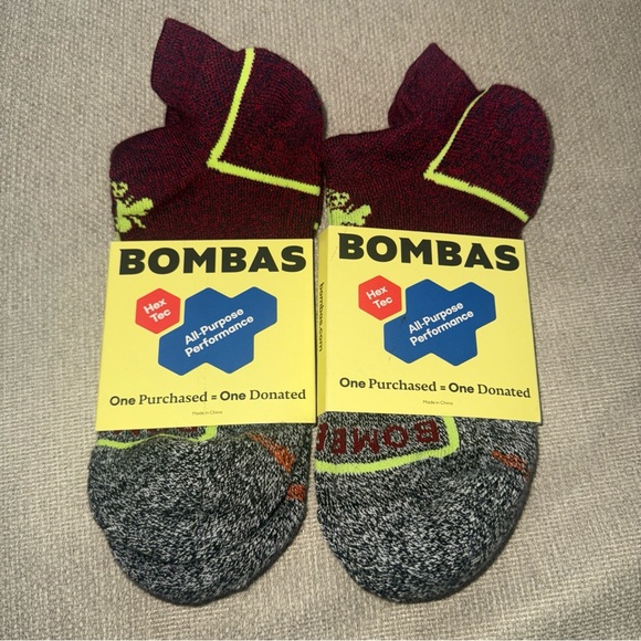 Bombas | Accessories | Bombas Womens Medium Ankle Hex Tec Socks Red And ...